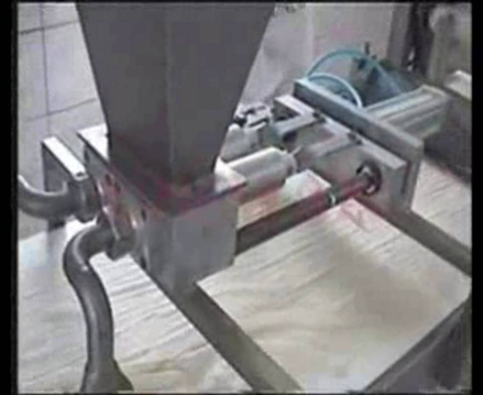 Sigara Böreği Makinası (Cigarro Burek Machine) by UN-MAK on Vimeo