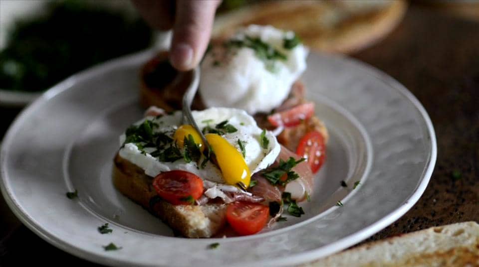 Eggs Poached- White On Rice Couple Series on Vimeo