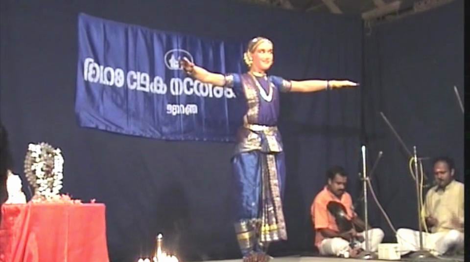 Bharatanatyam and Body Puppetry - study clip 1 on Vimeo