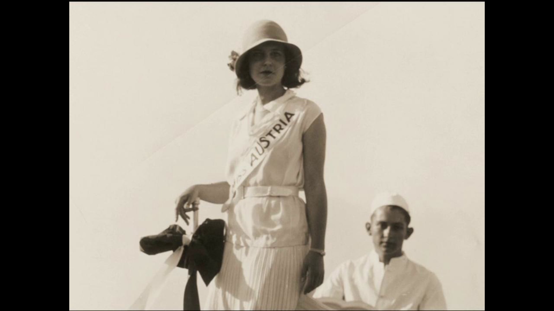 Miss Universe 1929: Lisl Goldarbeiter - A Queen in Wien 🥇 Own That Crown