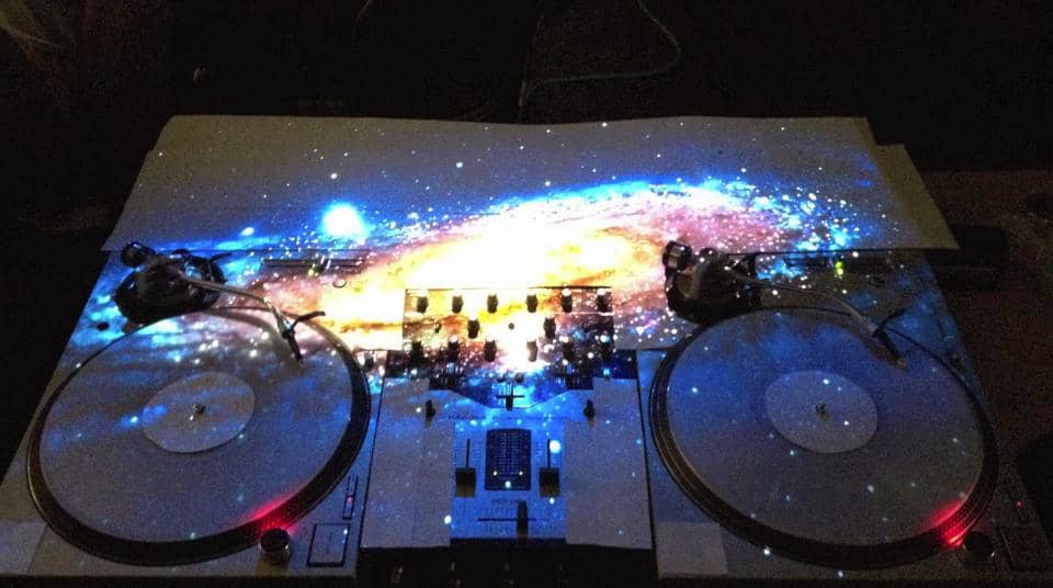 Projection Mapping Onto Turntables on Vimeo