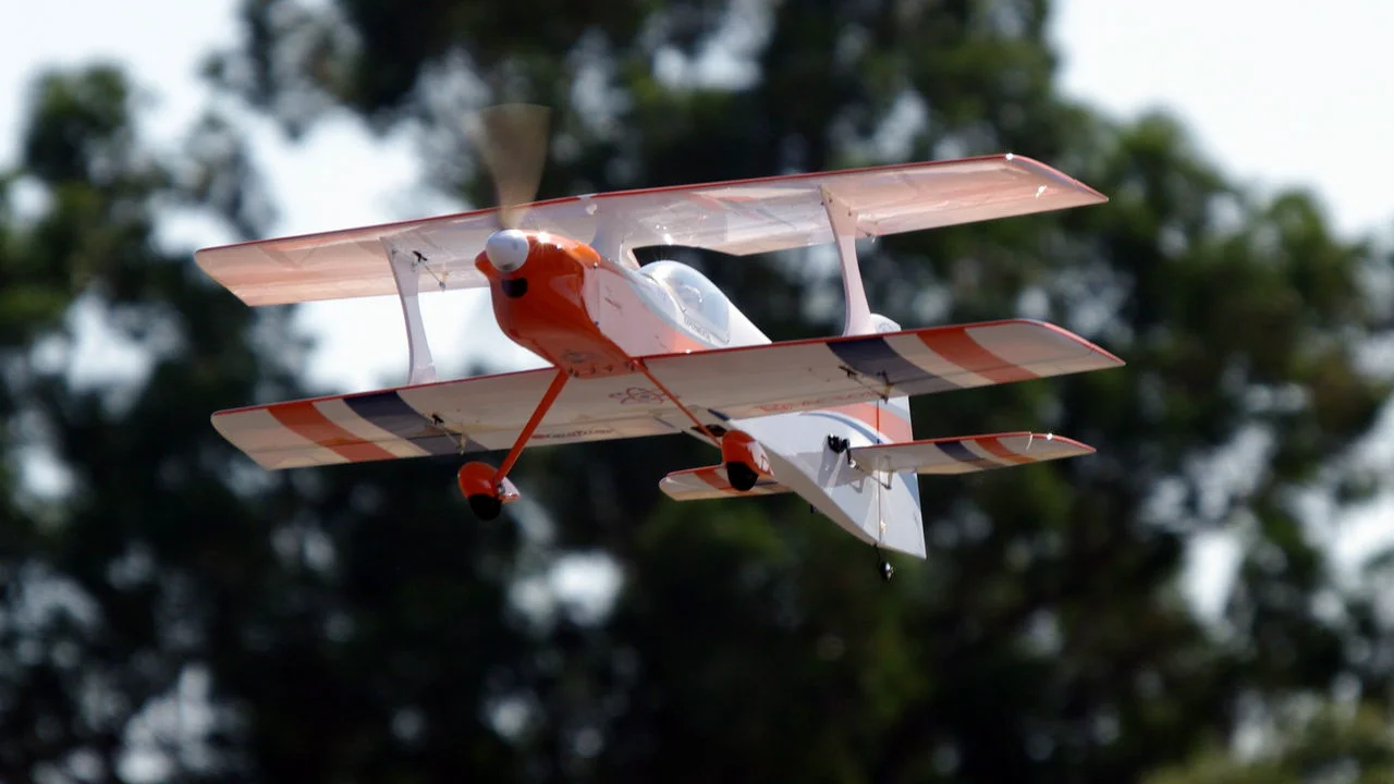 Great Planes Reactor Bipe 61 on Vimeo