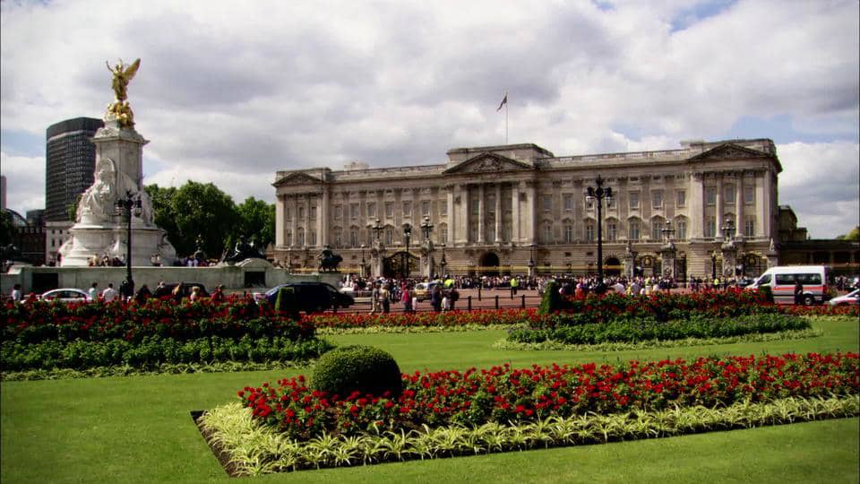 Duckingham Palace Iceland on Vimeo