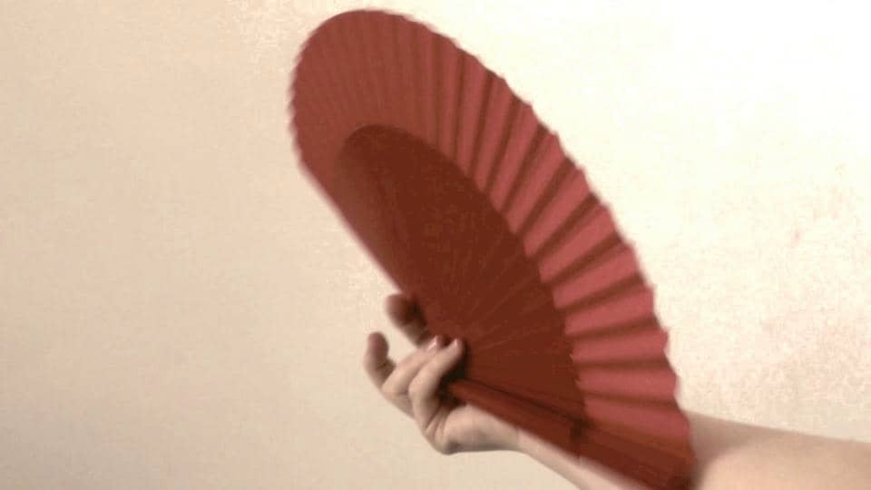 Flamenco Technique {how to open a fan} on Vimeo