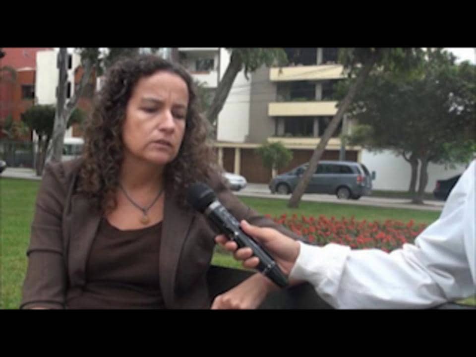 Entrevista a Julia Urrunaga on Vimeo