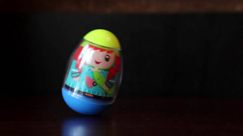 60 Seconds in the Life of a Weeble on Vimeo