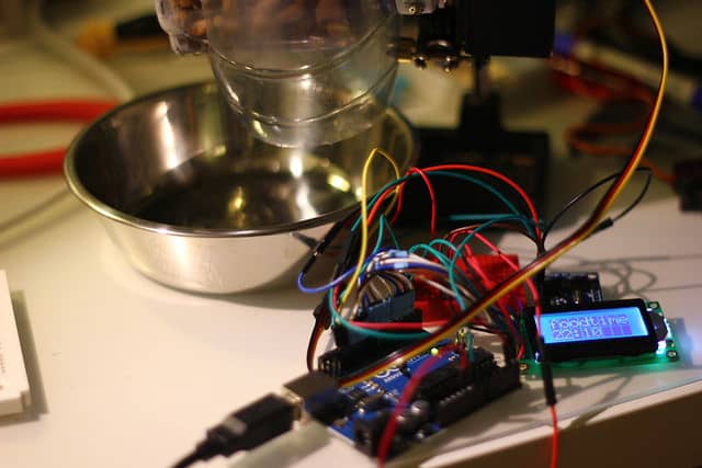 DIY - Arduino Automatic Cat-Feeder on Vimeo
