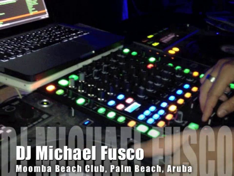 DJ Michael Fusco at Moomba Beach Club, Palm Beach, Aruba: April 8, 2012 ...