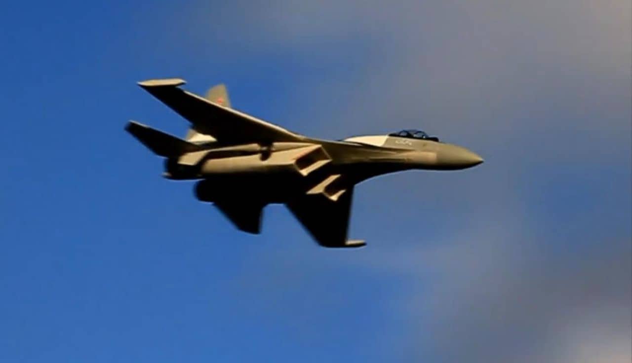 SU-35 THRUST VECTORING Crazy Aerobatics! on Vimeo