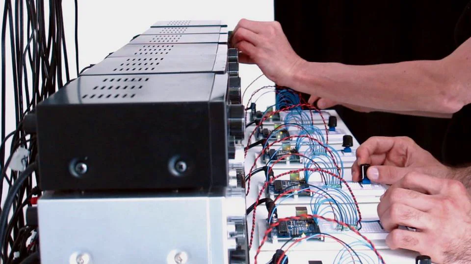 BZZZ! the sound of electricity - Performance on Vimeo