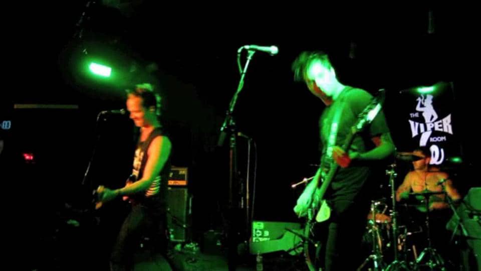 BANKRUPT SLUT - Can't Trust No One! (Live @Viper Room with Surprise ...