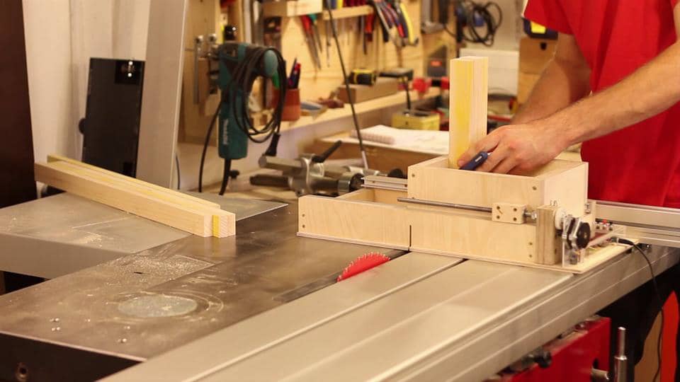 Arduino Controlled Table Saw Box Joint Jig on Vimeo