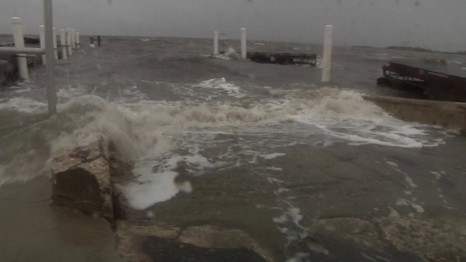 WRUF-TV6 at CEDAR KEY, FL (Debby Storm) on Vimeo