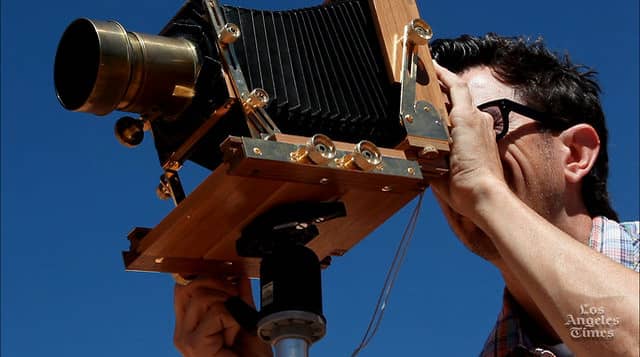 Behind the Scenes with L.A. Times photographer Jay L. Clendenin on Vimeo