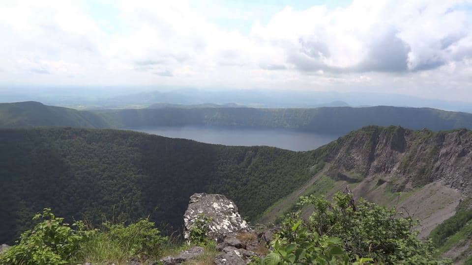 Japan Hiking: Hokkaido - Mt. Mashu, Mt. Mokoto, Mt. Shioyamaru on Vimeo