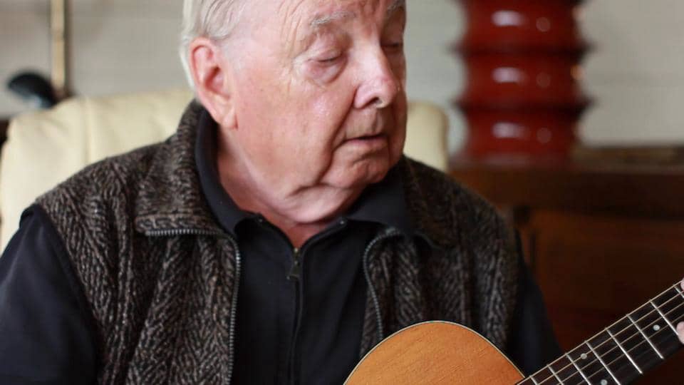Bob Bain Performs "Moon River" on his Martin 0-18 on Vimeo
