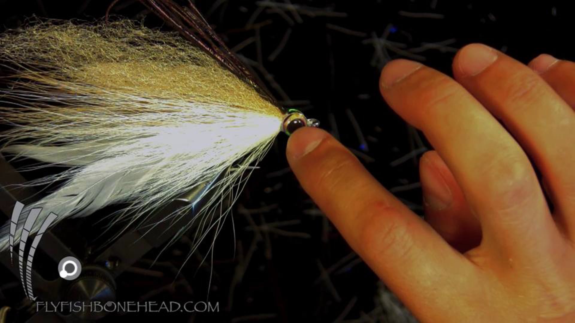 Papagallo blue water fly (tan) : FLYFISHBONEHEAD