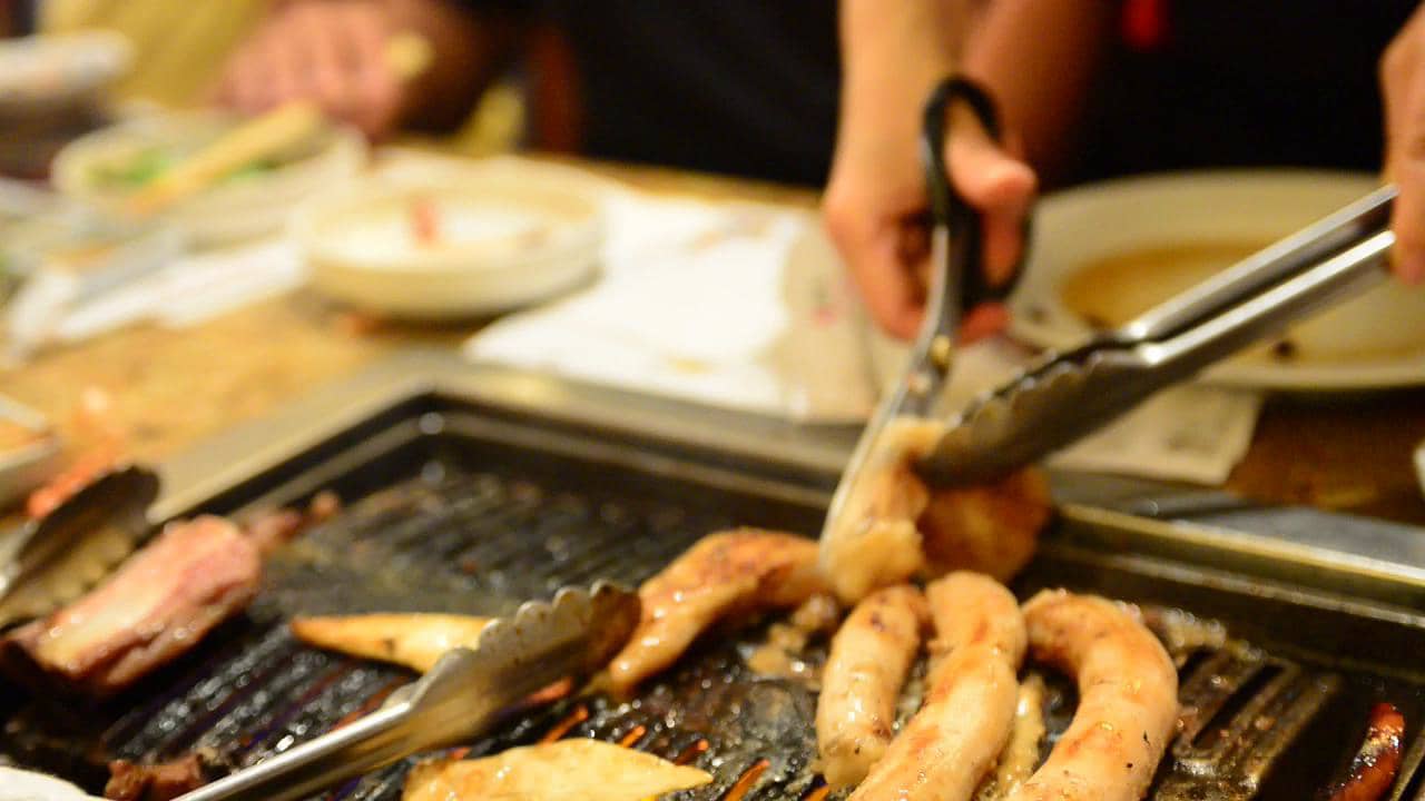 KBBQ'ing Large pork intestine @ Tahoe Galbi on Vimeo