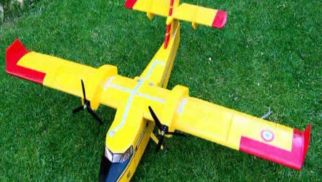 Canadair CL 415 in Depron (RC) on Vimeo