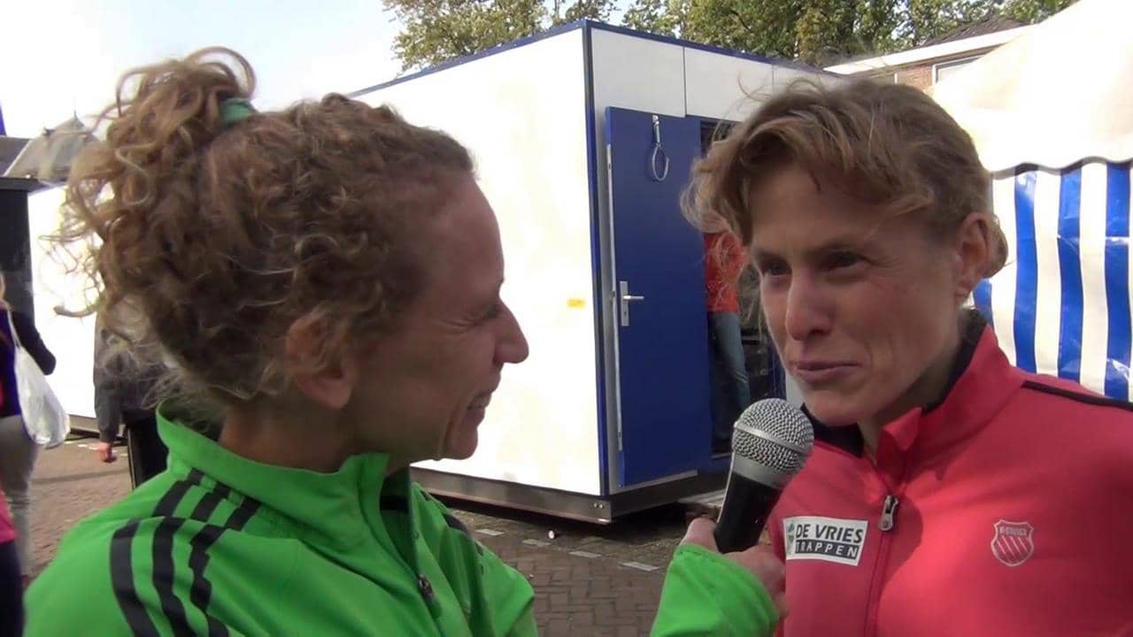 Veerle Dejaeghere en Mariska Kramer na de Dam tot Damloop on Vimeo