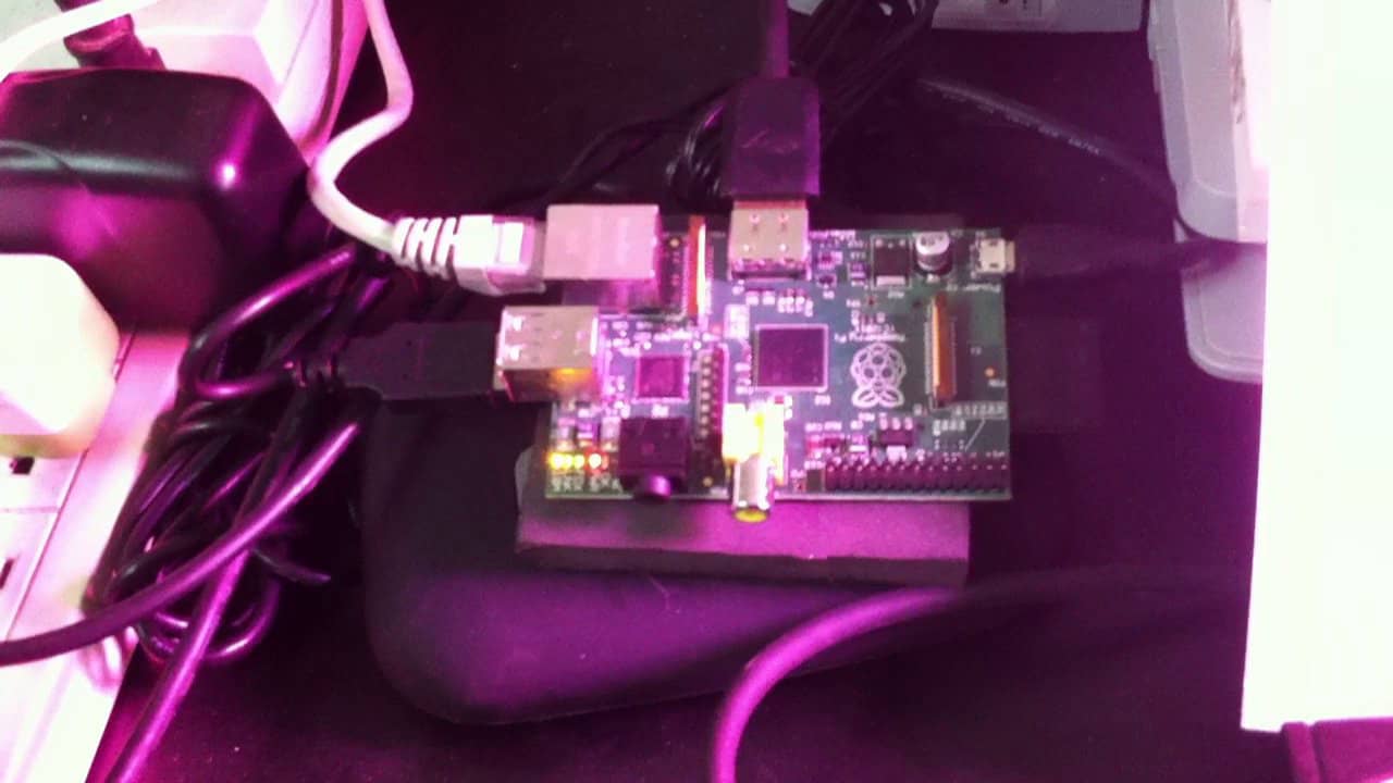 Raspberry Pi + DMX on Vimeo