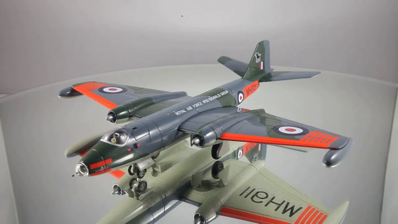 AA34703 Canberra B.Mk.2, No.98 Squadron, No.90 Signals Group ...