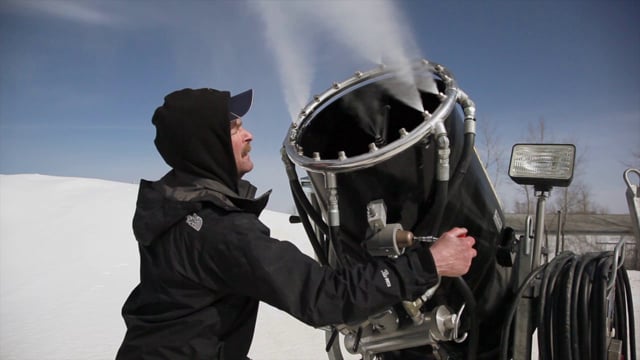 SMI Snowmakers Machine Maintenance on Vimeo