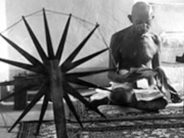 Mahatma Gandhi spinning cotton on Charkha on Vimeo