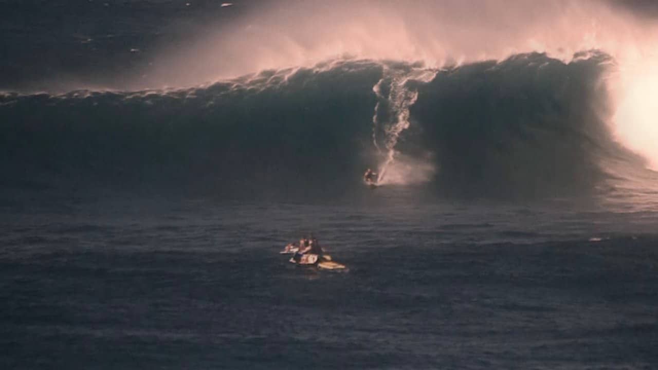 Canon 5D Mark II Slow Motion + Jaws ( Peahi ) 12-7-09 on Vimeo