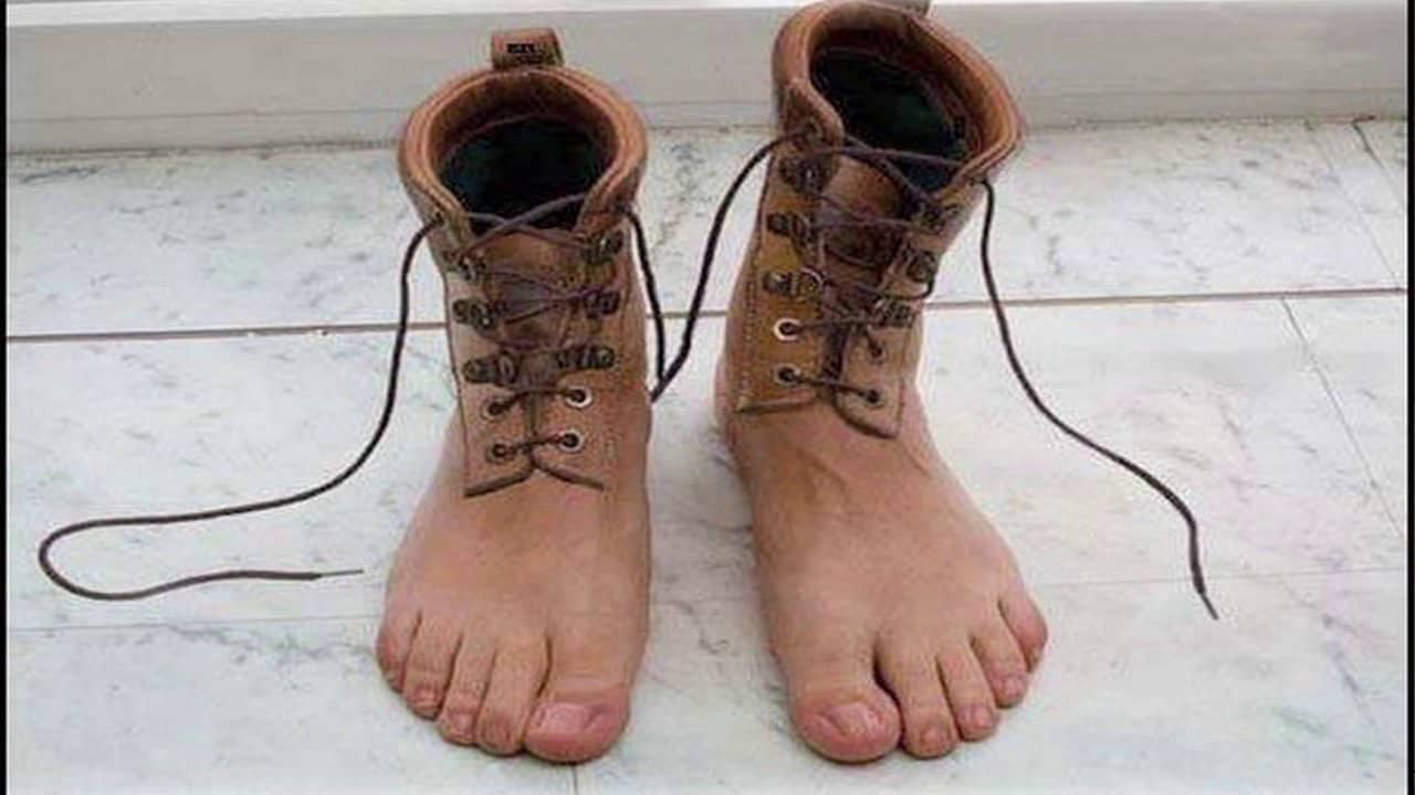 Ein Fuss ist ein Fuss ist ein Fuss on Vimeo