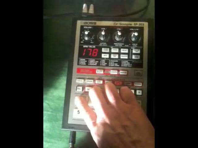 BOSS SP-303 Dr. Sample SP303 SP 303 J Dilla Radiohead Madlib on Vimeo