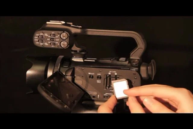 XA10 insert SDCard on Vimeo