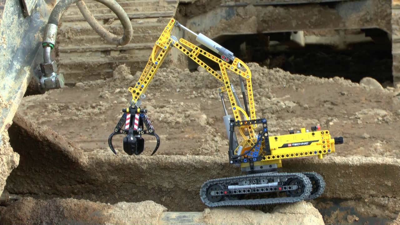 Video: LEGO TECHNIC Raupenbagger on Vimeo
