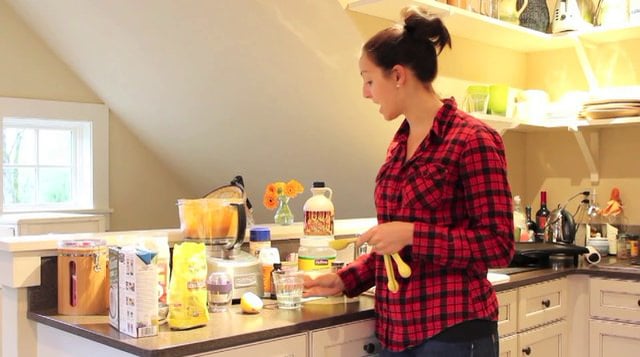 Kal's Kitchen - Vanilla Spice Pancakes on Vimeo