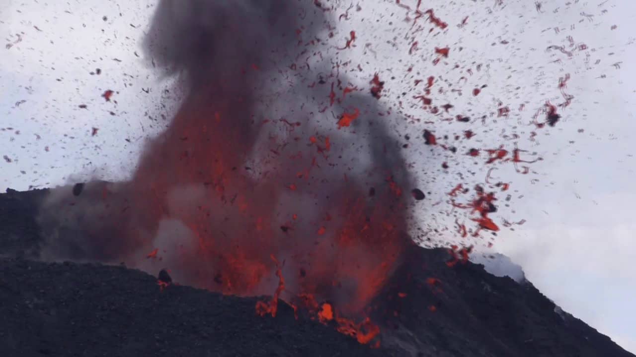 Stromboli: strong explosion on Vimeo