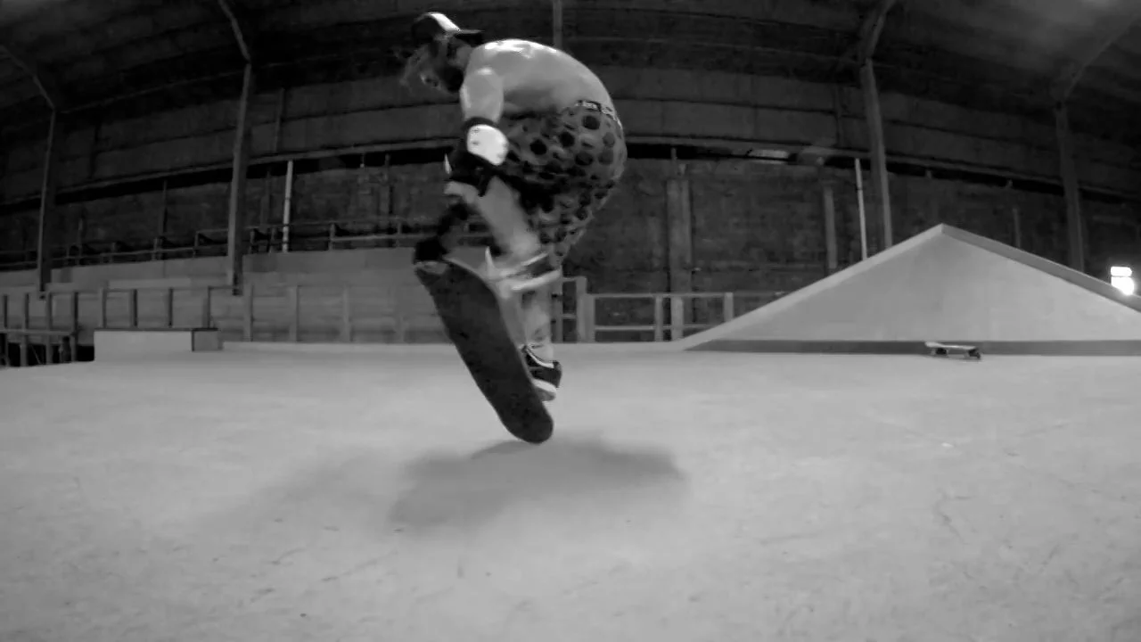 1 hour in the DONKEY skatepark (Bali) with Alex Ezh on Vimeo