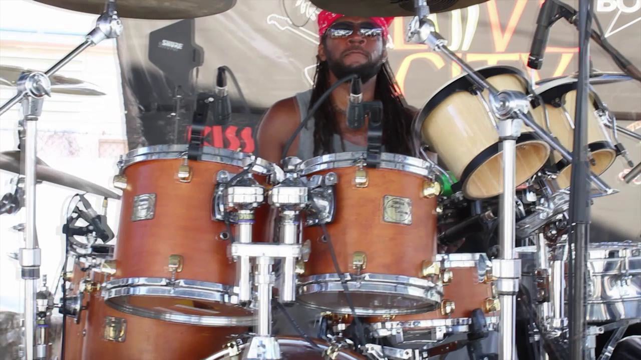 Behind The Scenes Tony "RUPTION" Williams of THIRD WORLD on Vimeo