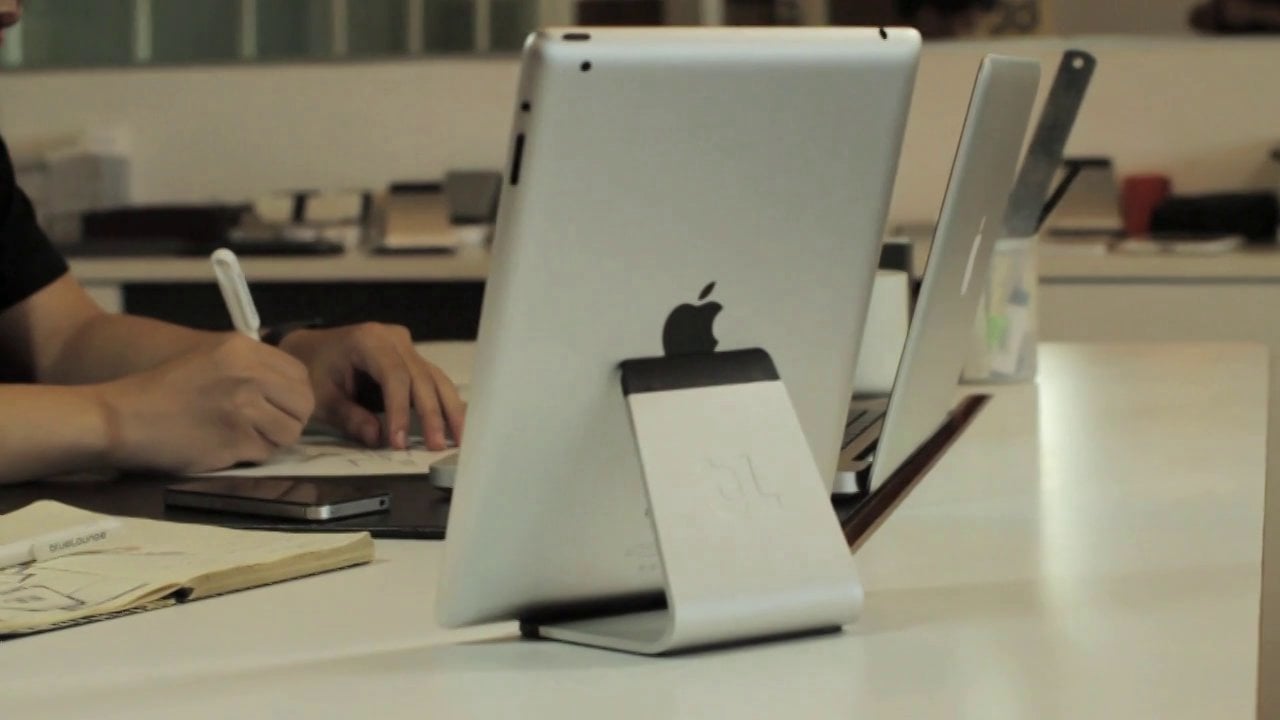 Bluelounge Mika - One stand fits all on Vimeo