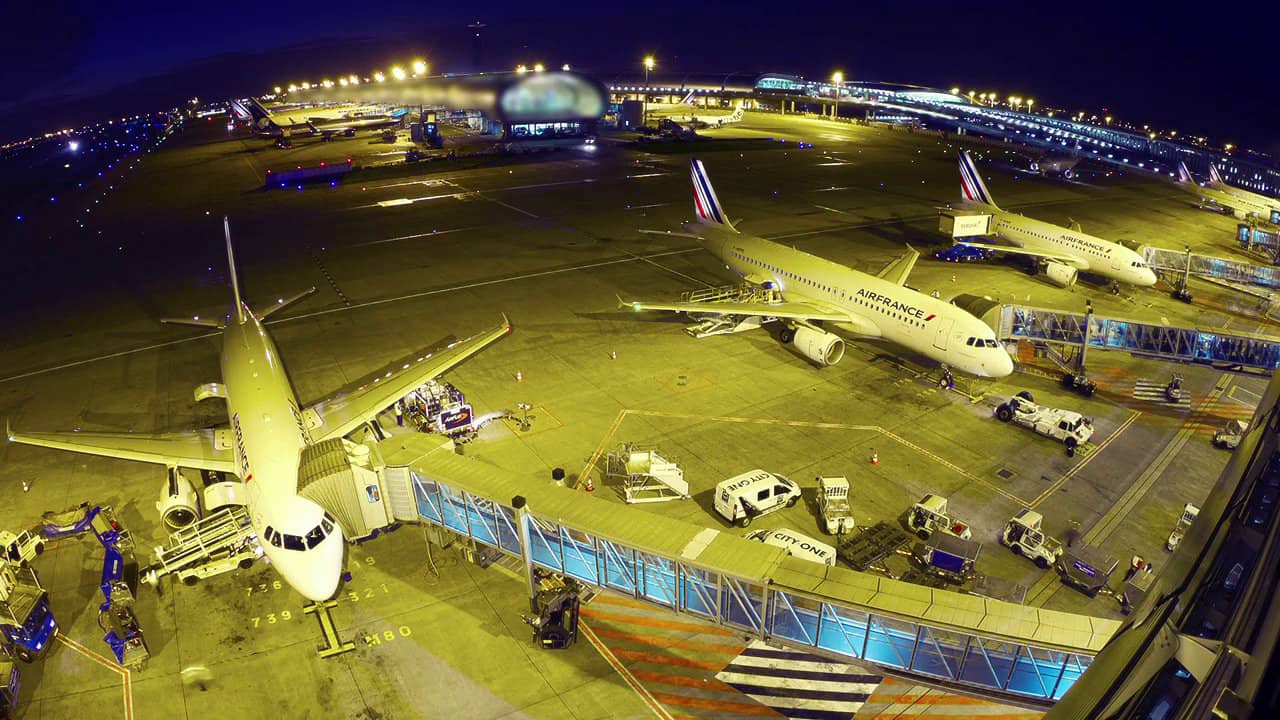 Paris-CdG plane ballet (airport timelapse) on Vimeo