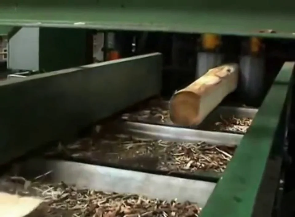Murray Timber 4-sided canting log breakdown line on Vimeo