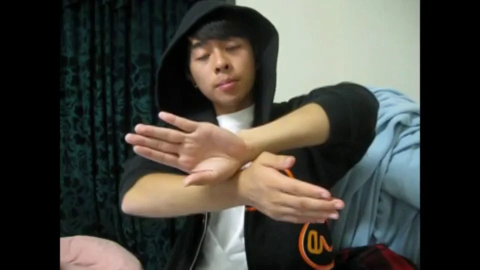 Tutorial : How to do gloving with LED Gloves on Vimeo