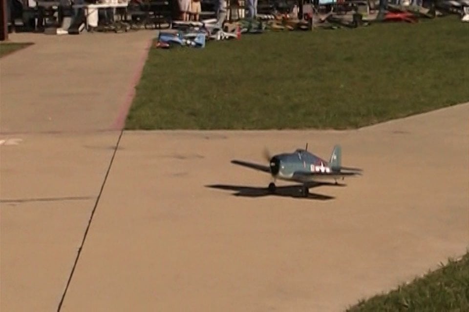 Tower Hobbies Hellcat EP Rx-R on Vimeo
