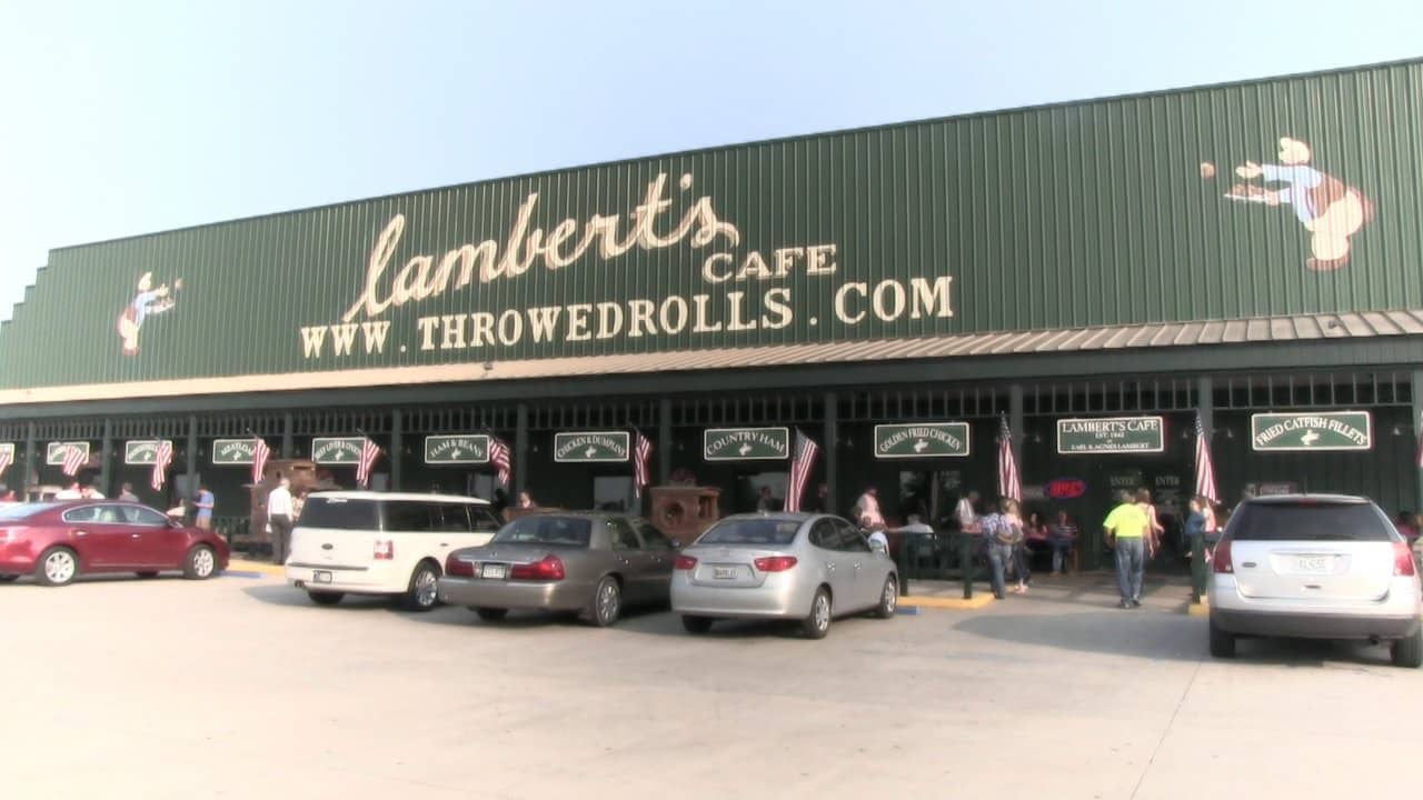 Lambert's Throwed Rolls in Sikeston, MO on Vimeo
