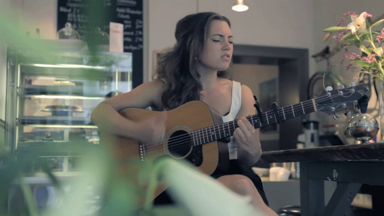 Celine Cairo - "Frozen Waters" (Live in Hamburg) on Vimeo