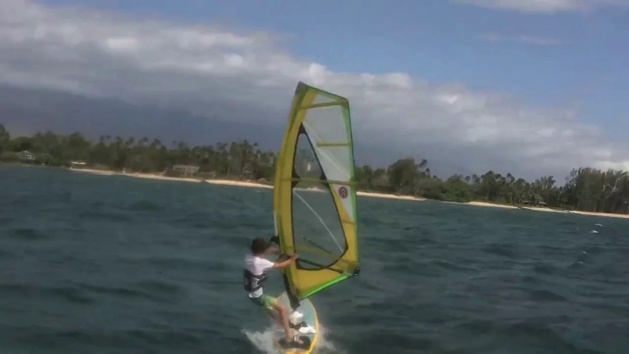 Dax tests the Hot Sails Maui 2014 KS3 2.4m on Vimeo