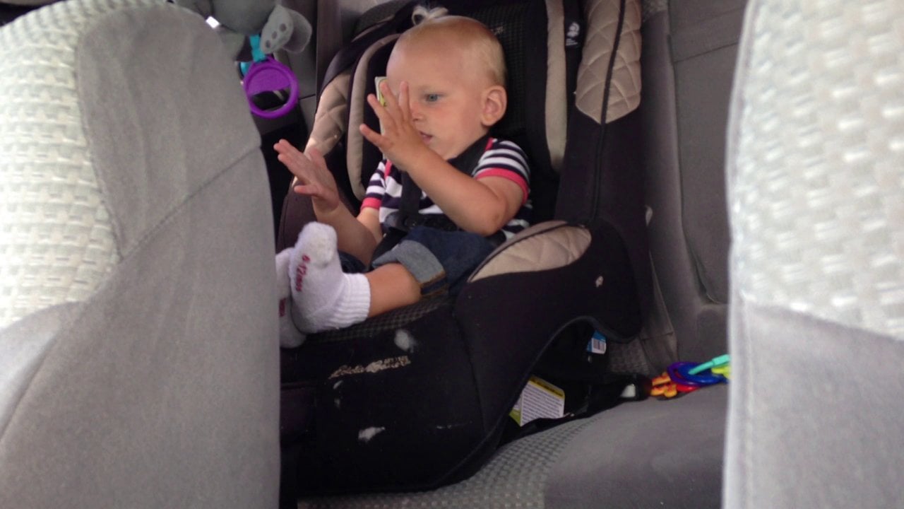 Clapping hands Finn on Vimeo