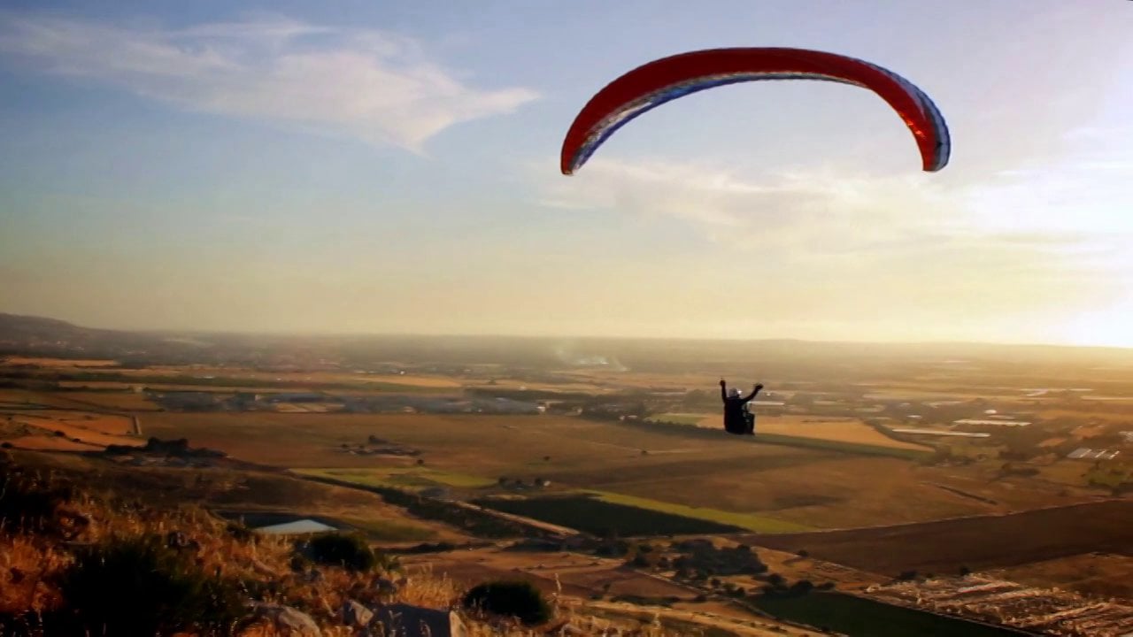 A spring day, paragliding in Chiaramonte Gulfi on Vimeo
