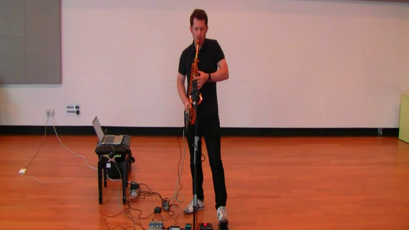 Improvisation 3 (meta sax & pedals) on Vimeo