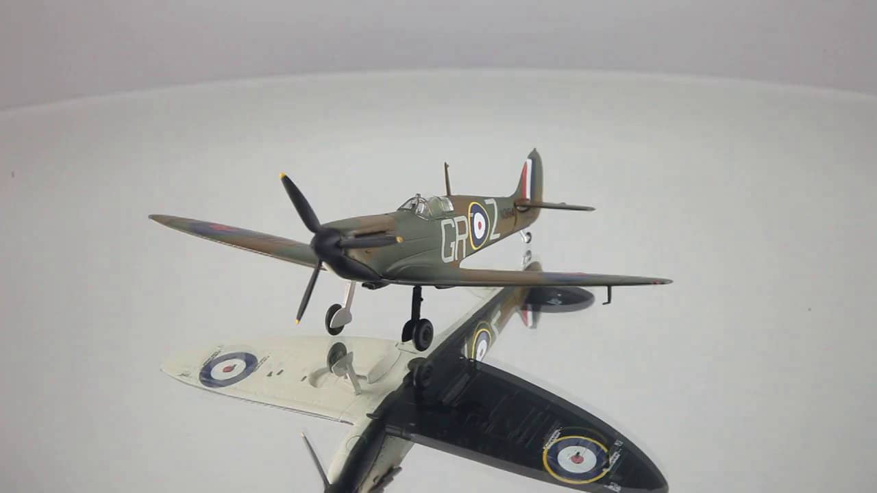 AA39208 Spitfire Mk.I, RAF No.92 Sqn, Sqn Leader Roger Bushell, RAF ...