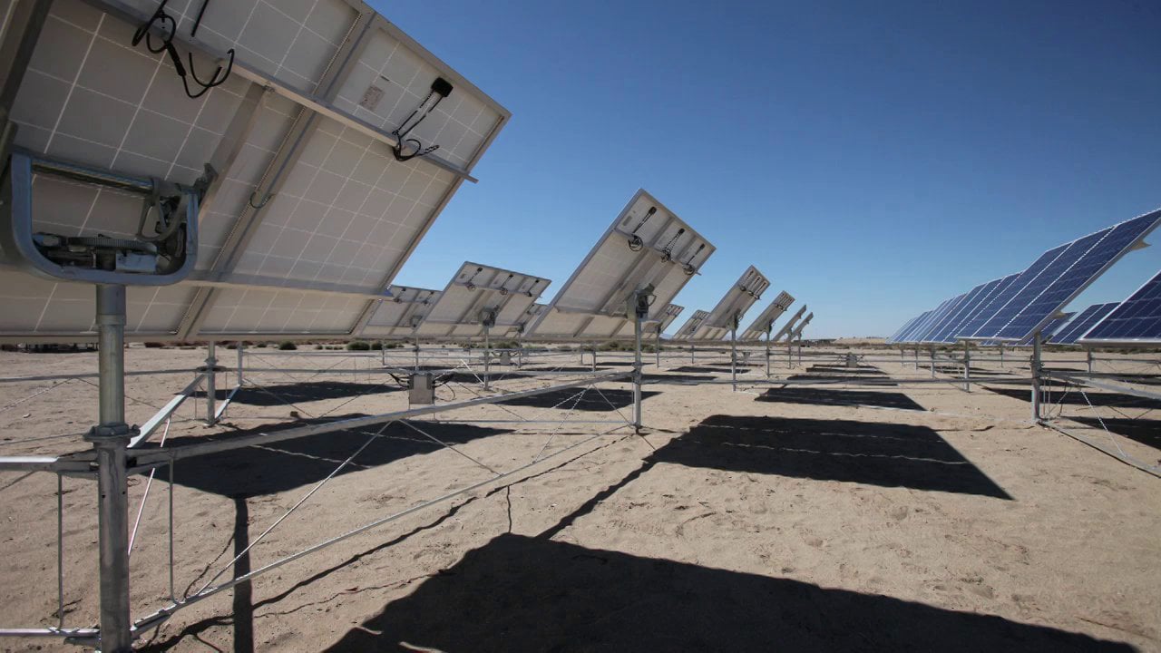 Morgan Solar Savanna™ tracker Time-lapse on Vimeo